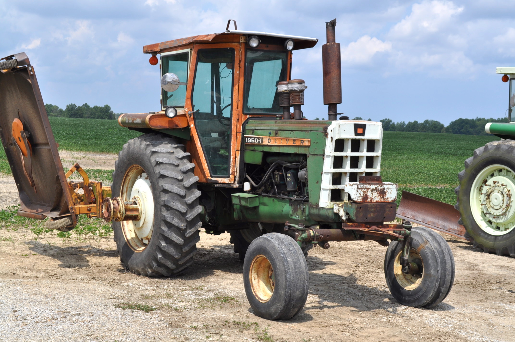 Oliver 1950T tractor, CHA, 2752 hrs, 6 speed trans with 3 speed hydro ...