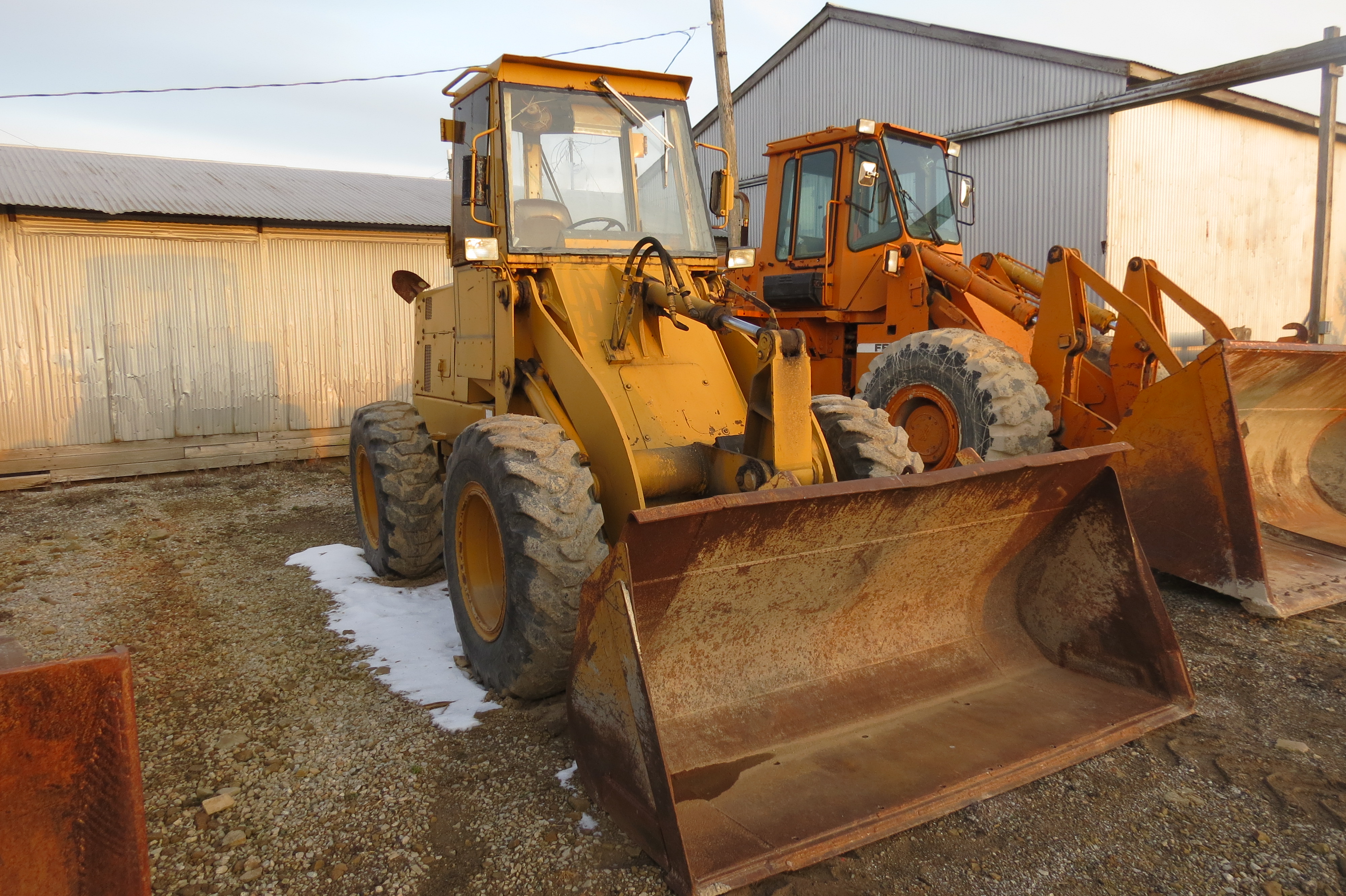 International 510 payloader, 8204 hrs, 15.5-25 tires, SN 4393