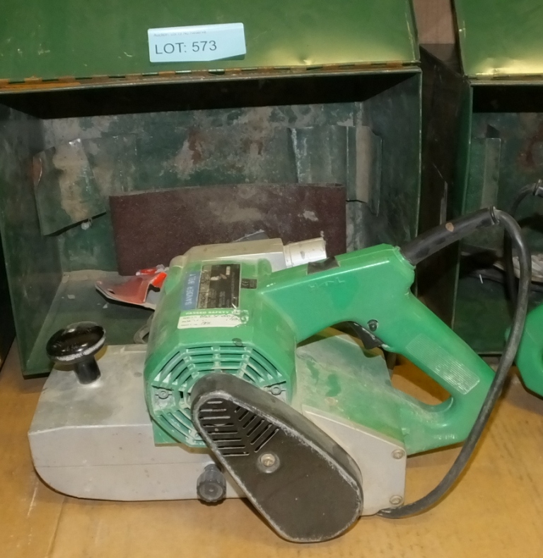 Hitachi SB-110 Belt sander in metal carry case