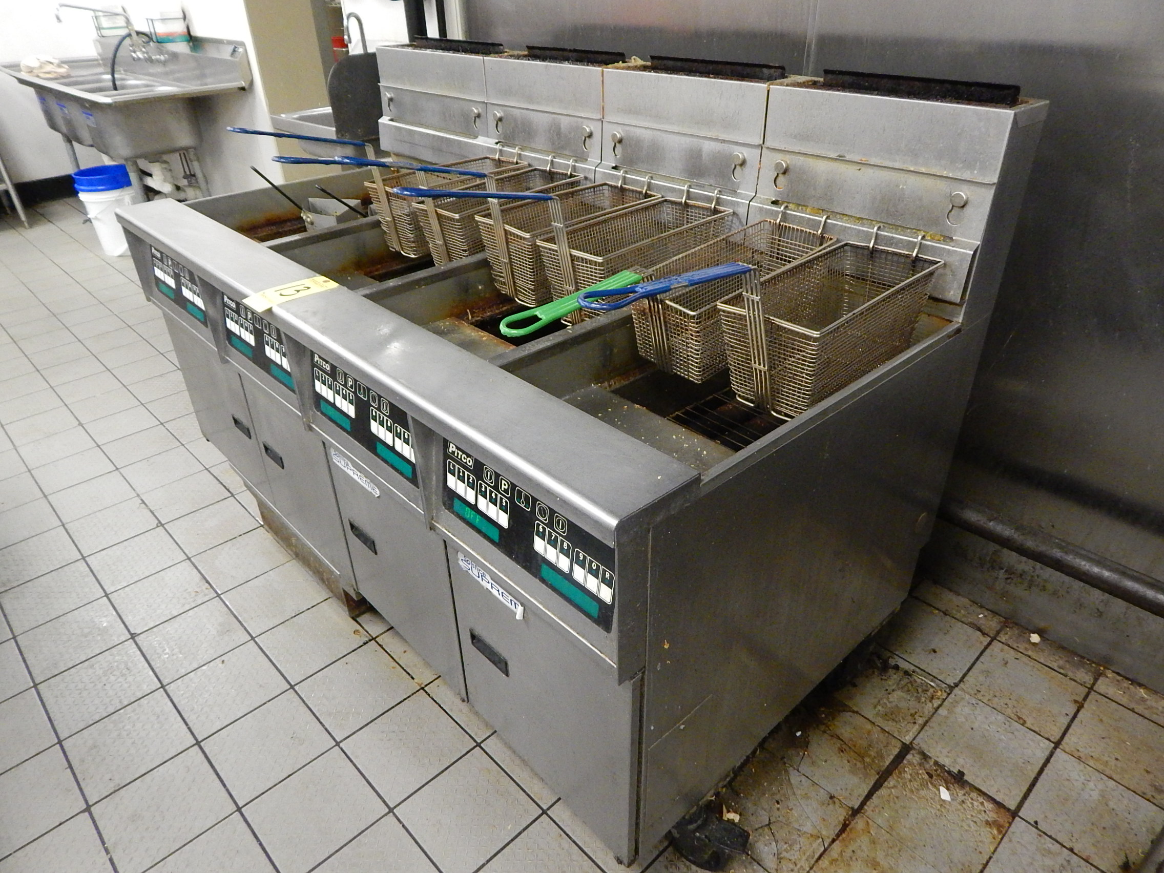 Pitco Solstice Supreme 4-Bay Deep Fryer, (1) Model SSH75 Deep Fryer, SN ...