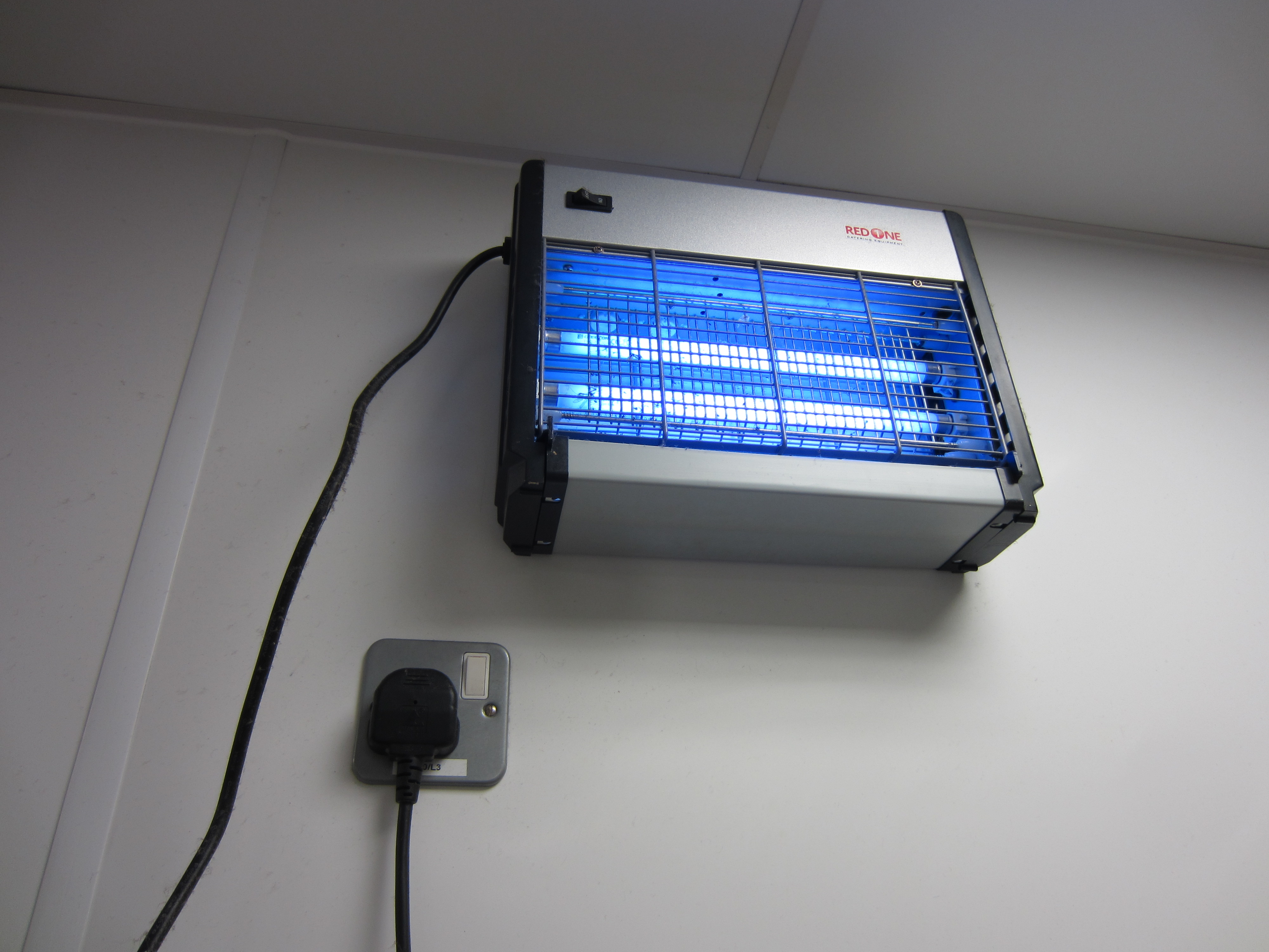 Three RedOne Caterzap Fly Insectocutors 220-240v