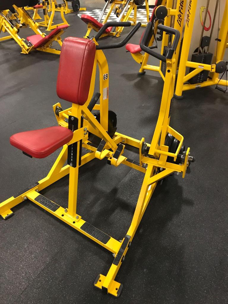 { Option of lots: 82, 83 } } Hammer Strength Iso Lateral Row Machine