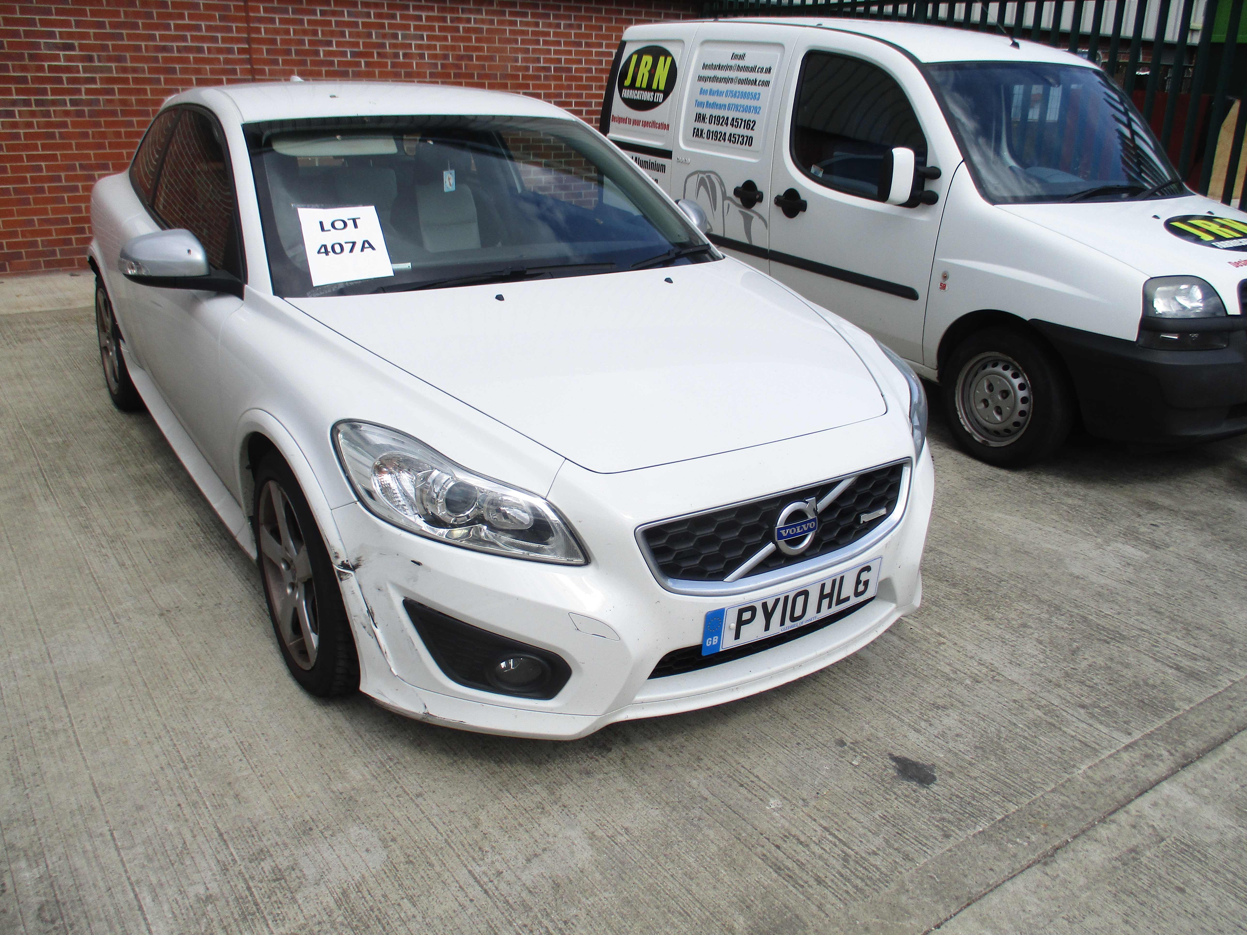 VOLVO C30 R-DESIGN D4 2.0 3 DOOR HATCHBACK - diesel - white - grey ...