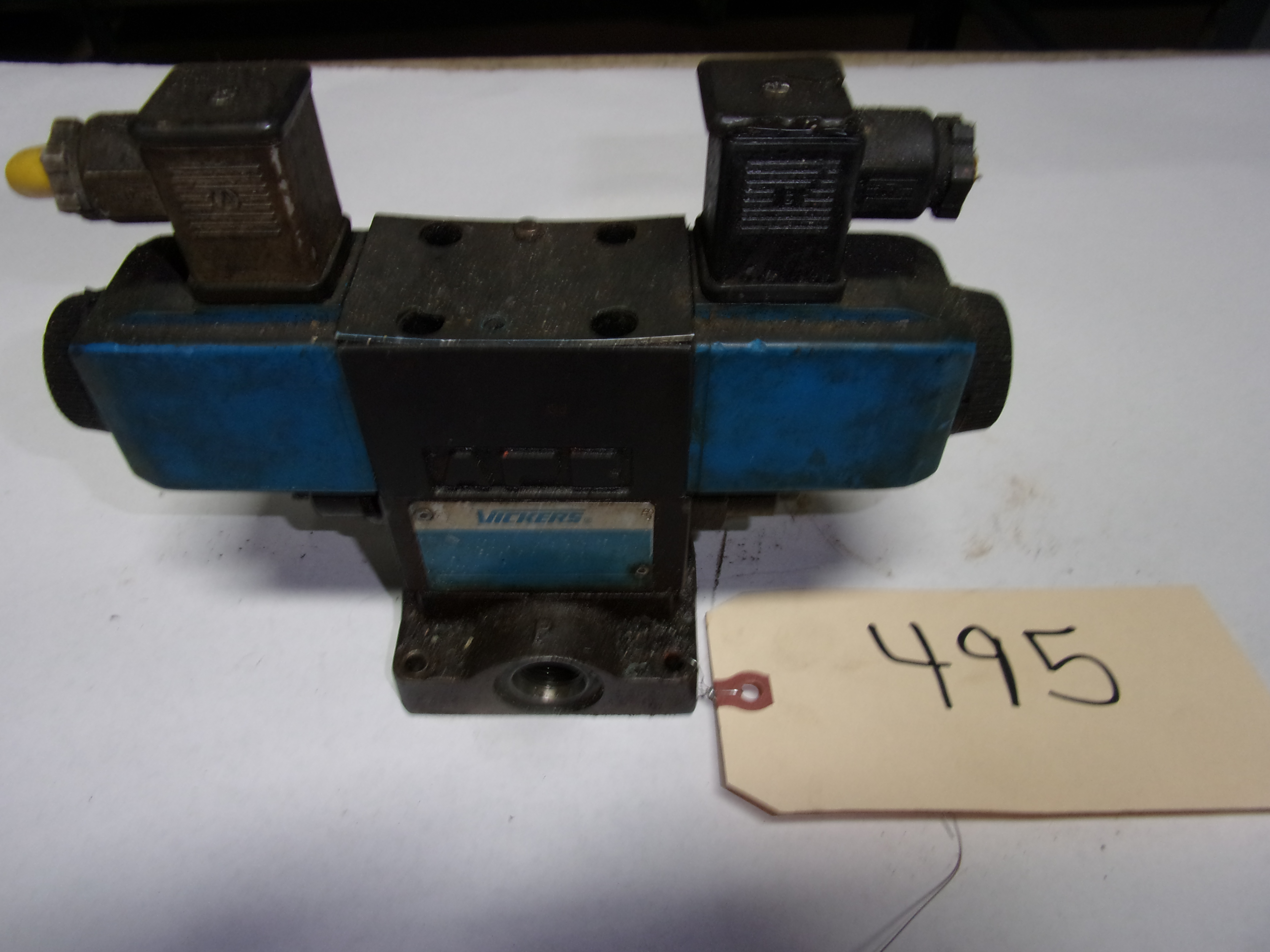VICKERS FLOW CONTROL VALVE