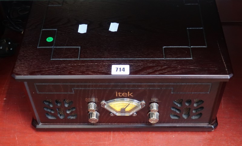 An Itek 4 in 1 antique record player with two inbuilt 1.8W speakers ...