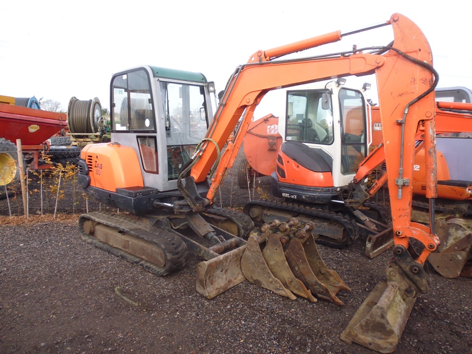 Hitachi EX30 3T rubber tracked 360 degree excavator. 2005. 4 buckets.