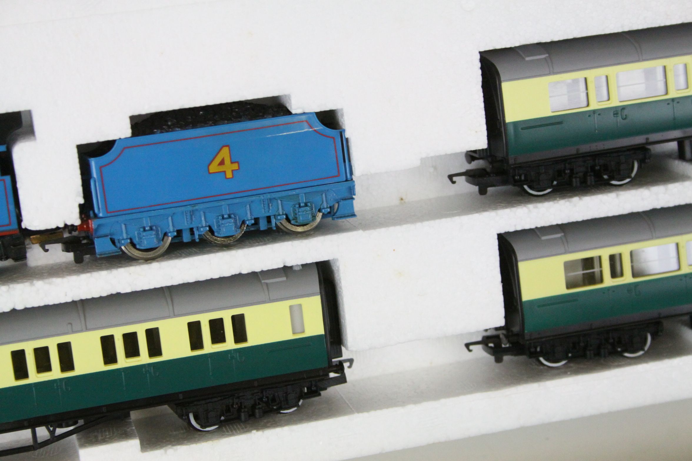 Boxed Hornby OO gauge R137 Thomas the Tank Engine Gordon Passenger ...