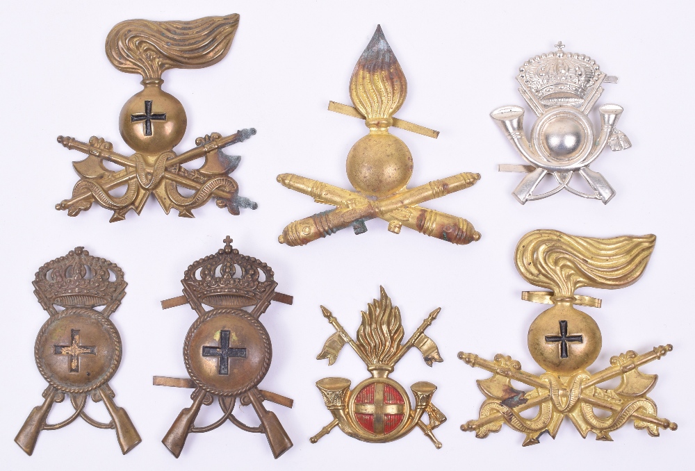WW2 Italian Fascists Badges, consisting of various metal headdress ...