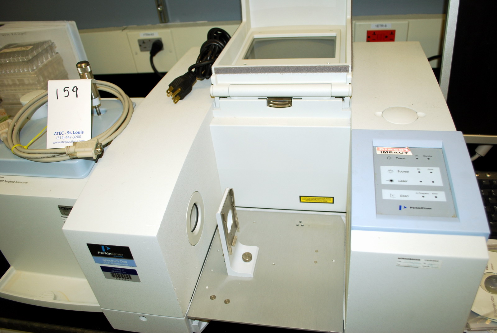 Perkin Elmer Spectrum One FT-IR Spectrometer, (1) Universal ATR ...