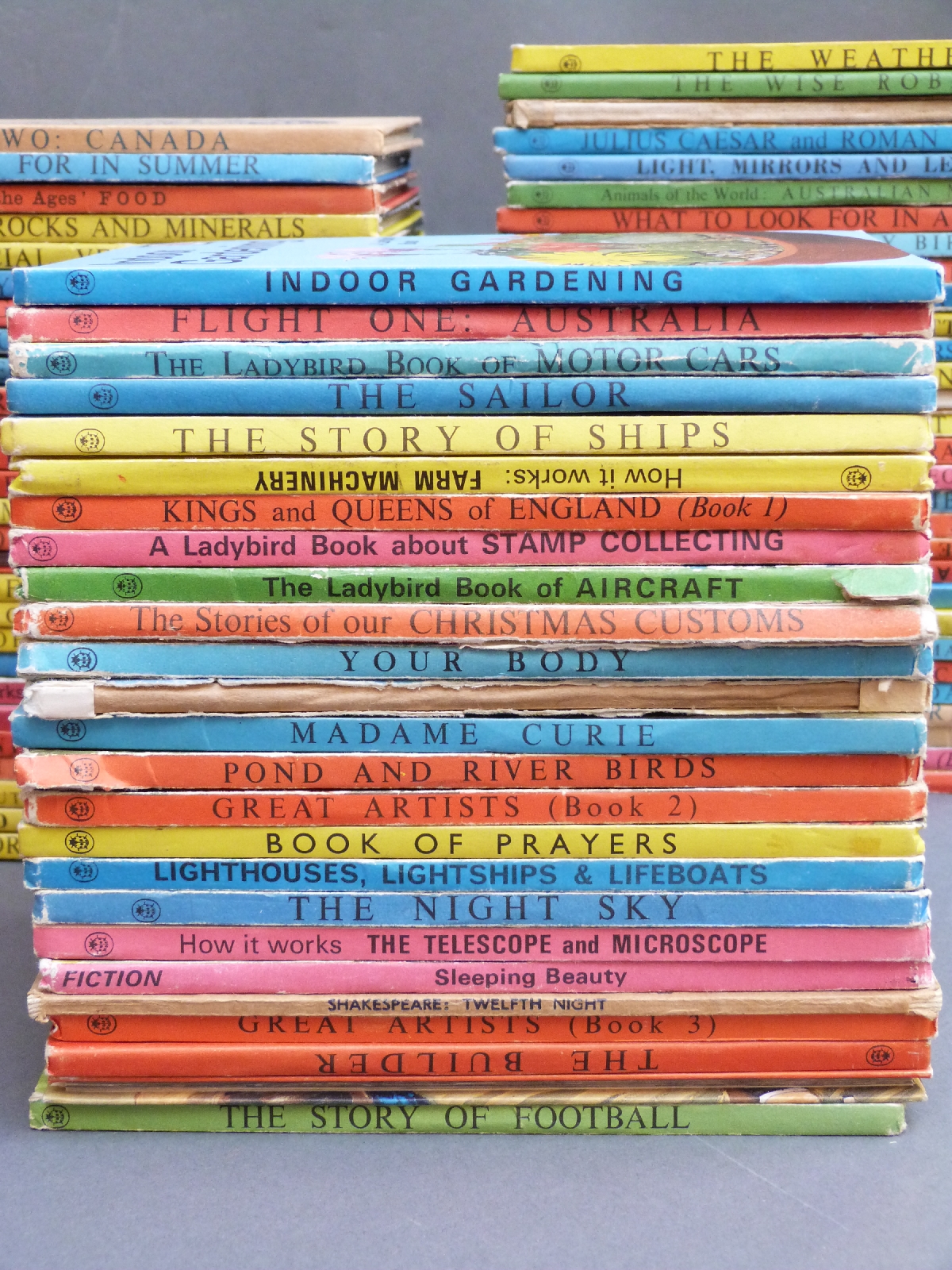 A good collection of approximately 80 vintage Ladybird Books. Various ...
