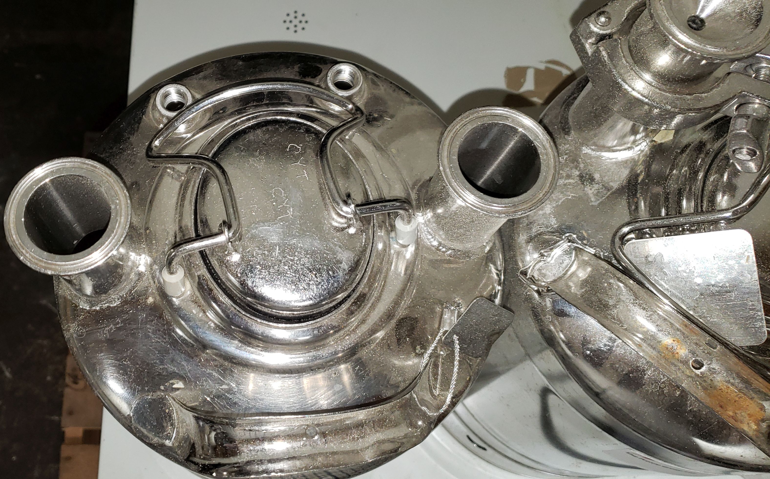 Lot of (26) 316L Stainless Steel pressure canisters