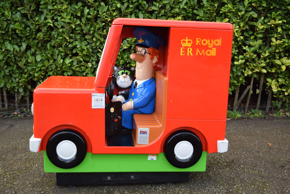 Postman Pat Child's Coin Operated Ride On Arcade Machine Postman Pat ...