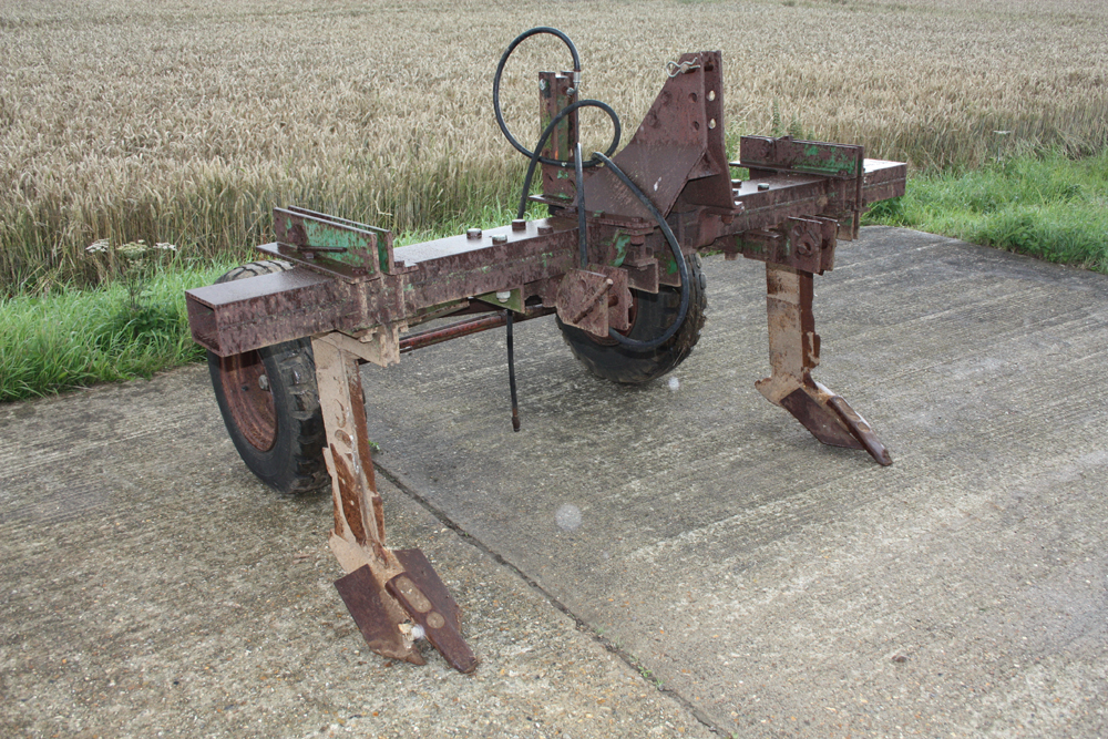 John Deere 2 leg subsoiler