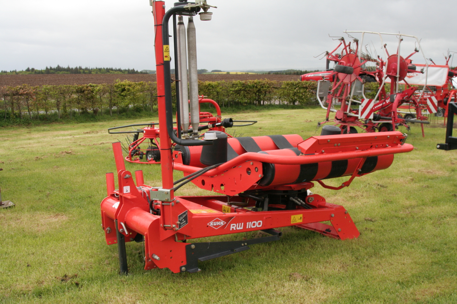 Sale Item: Kuhn RW 1100 Automatic Bale Wrapper (1550 bales), Vat Status ...