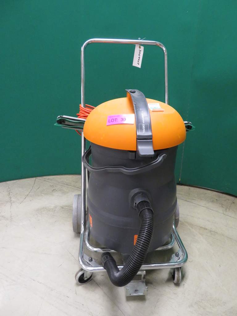 Taski Vacumat 22T Vacuum Cleaner. Powers Up But Not All Functions ...