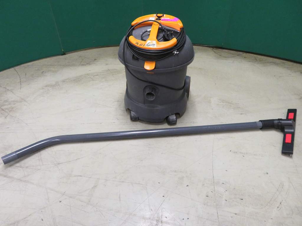 Taski Vento 15 Vacuum Cleaner. Powers Up But Not All Functions Tested ...