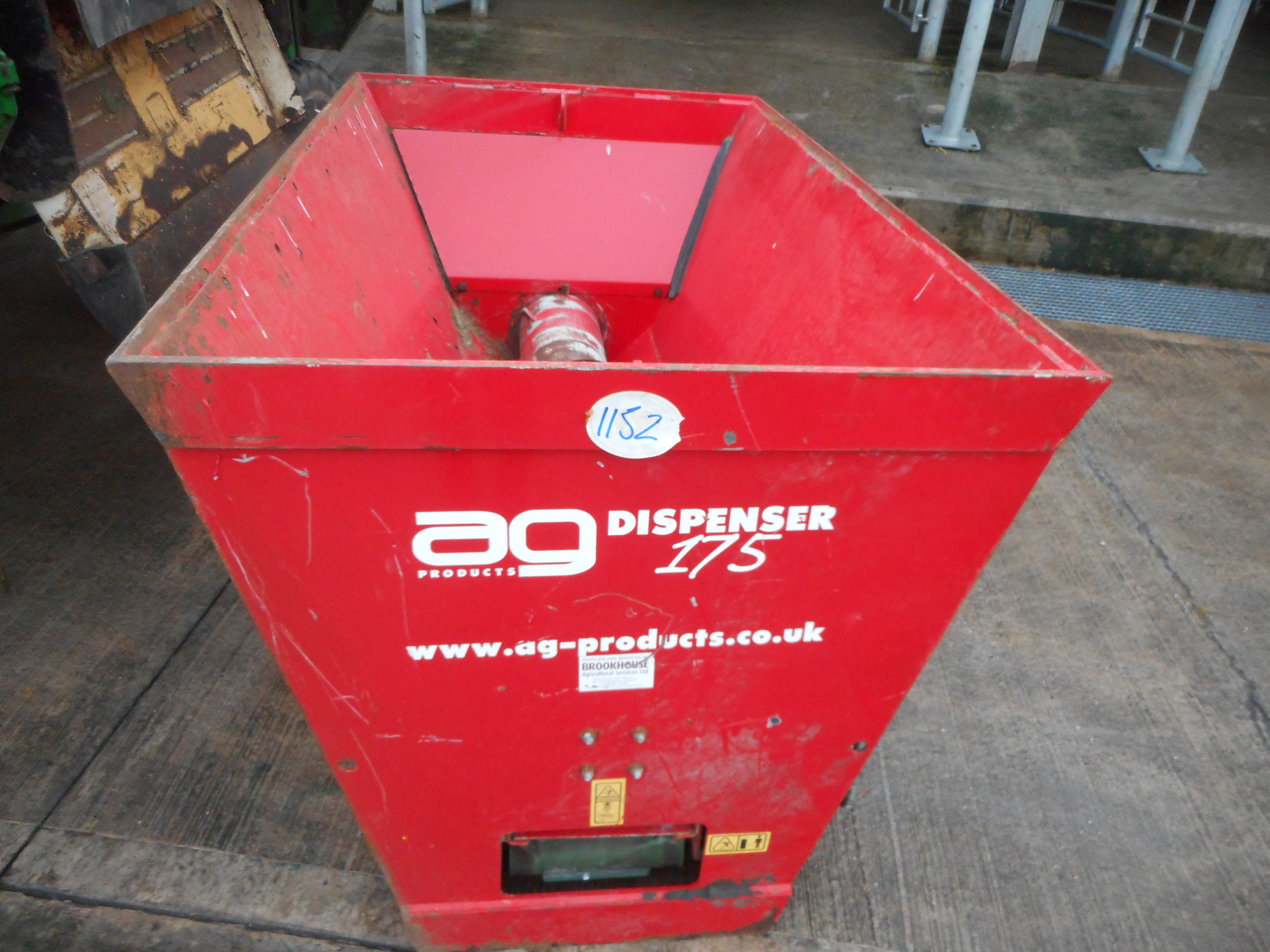 AG DISPENSER 175 SAWDUST DISPENSER 2012