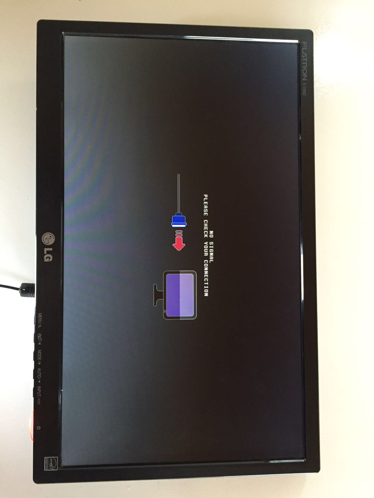 LG Flatron Monitor ( Model Number: E1942C - BN ) - No Stand - With VGA ...