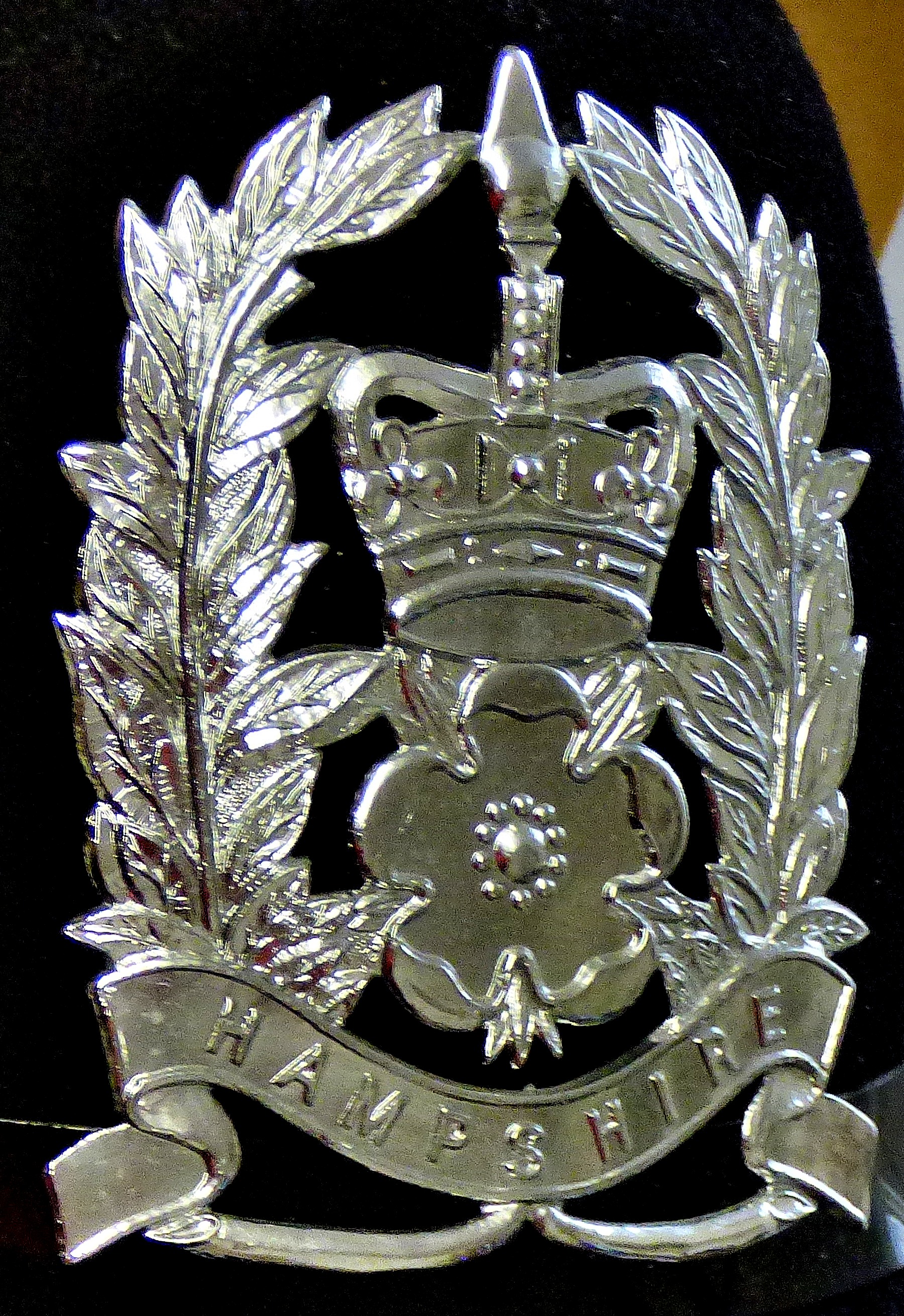 Hampshire Constabulary Police Helmet-as new, lovly Badge