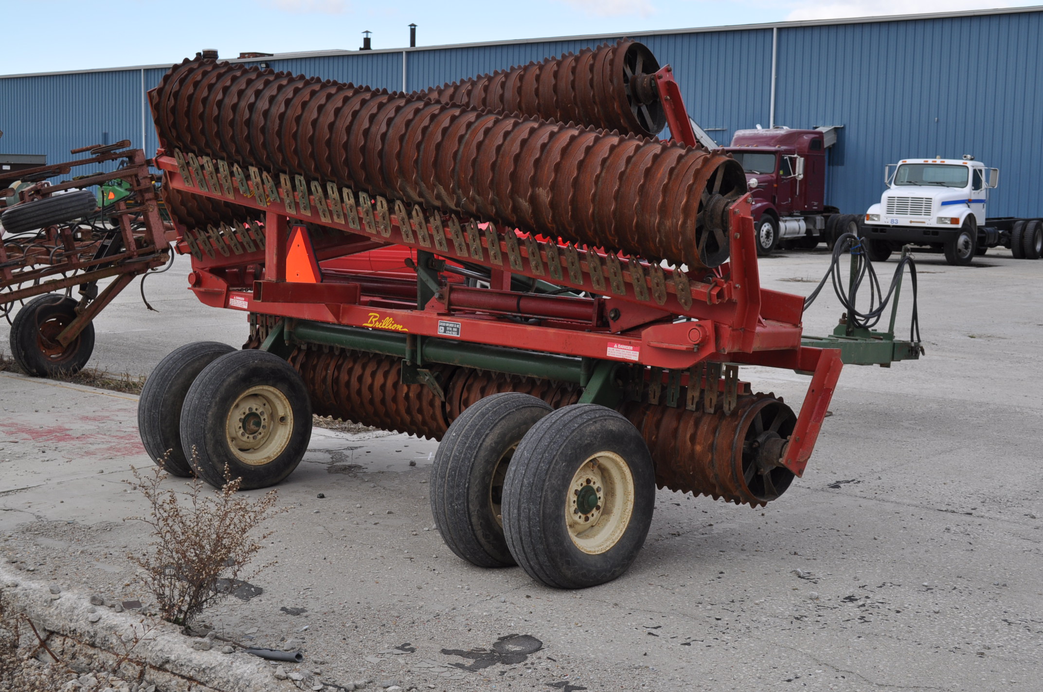 32' Brillion X Fold solid wheel cultipacker, hyd fold SN 173326