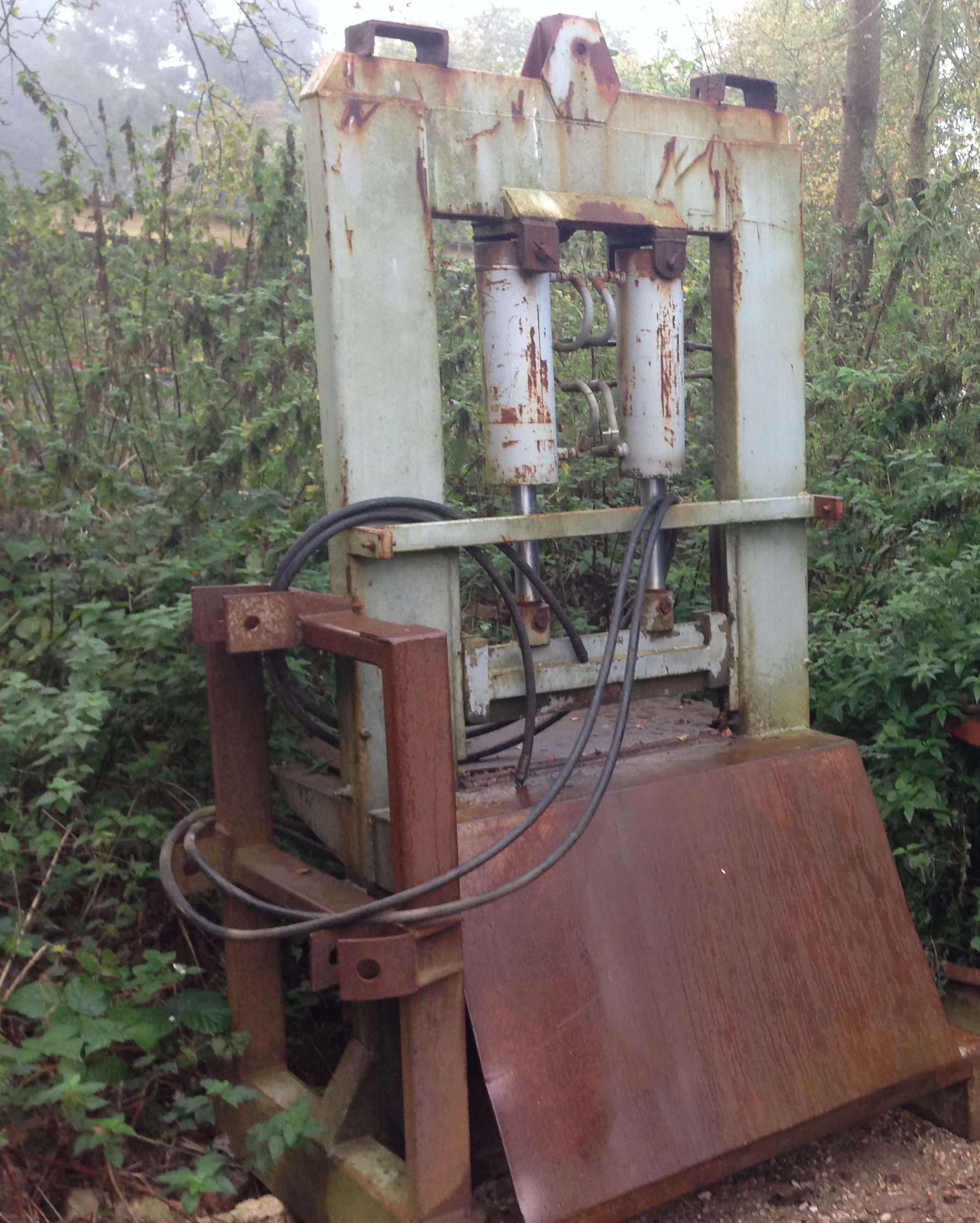 600mm Wells Croppers Hydraulic Stone Cropper Appraisal: Sold As Seen ...