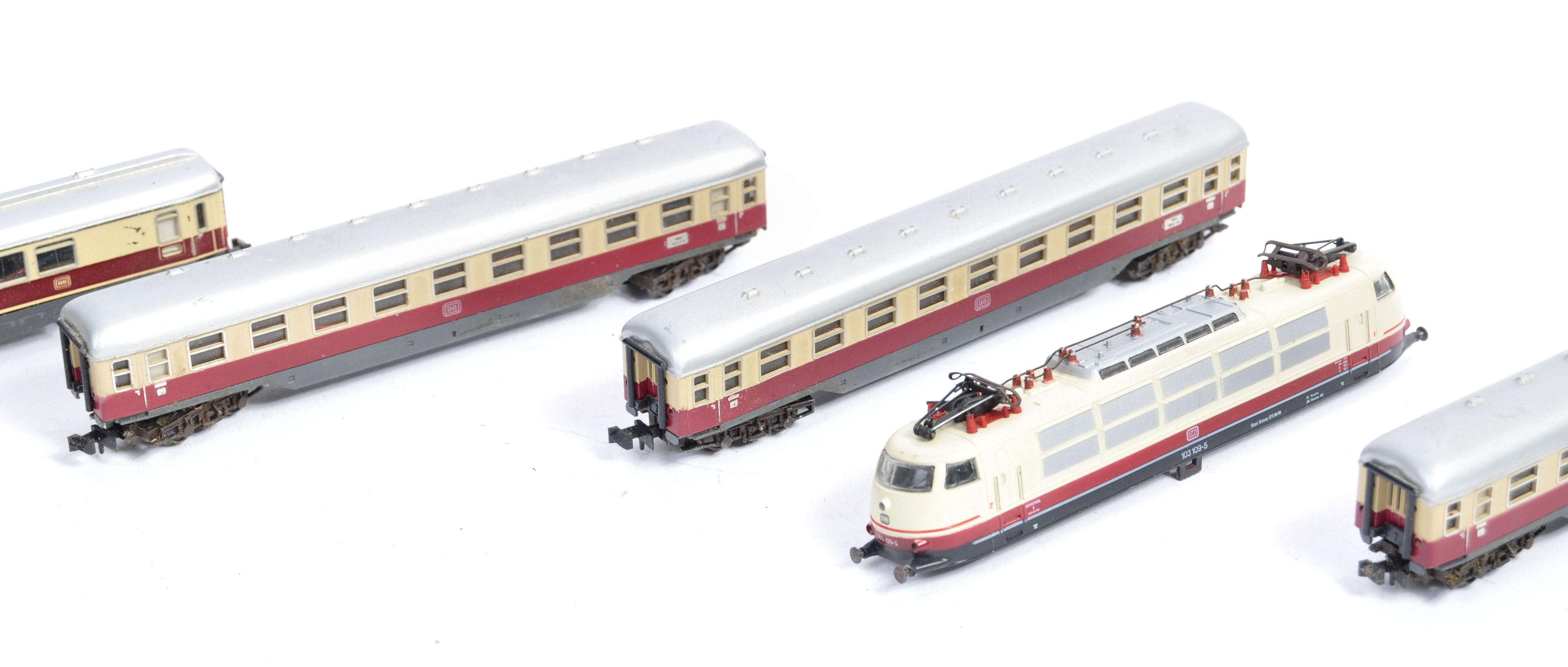 Two original vintage German N gauge model railway train set locomotive ...