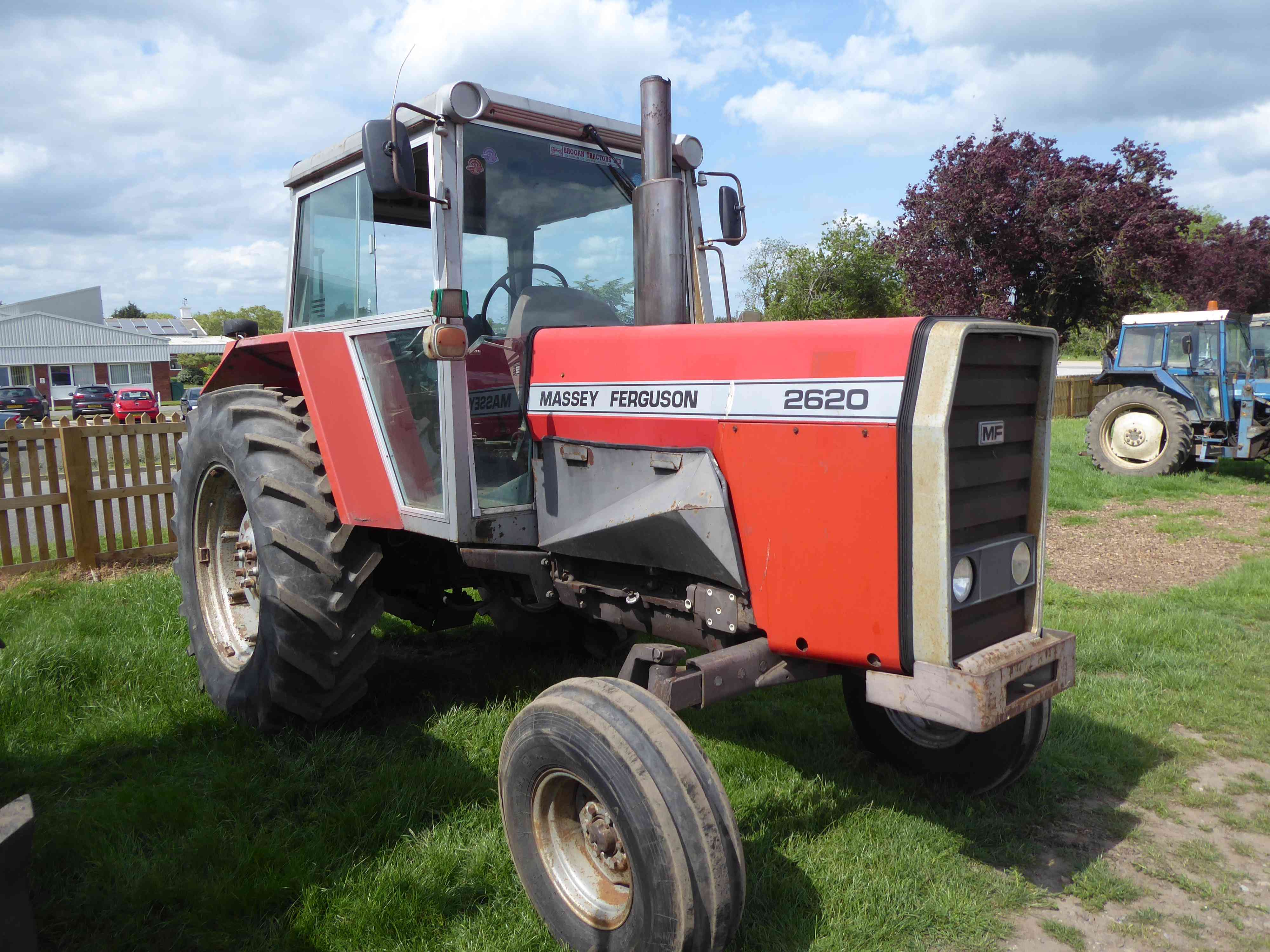 Massey Ferguson 2620 tractor