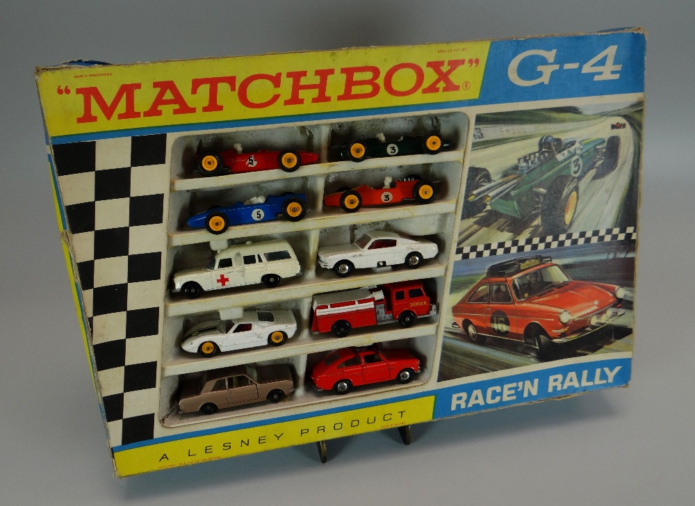 A BOXED MATCHBOX G-4 RACE 'N' RALLY SET