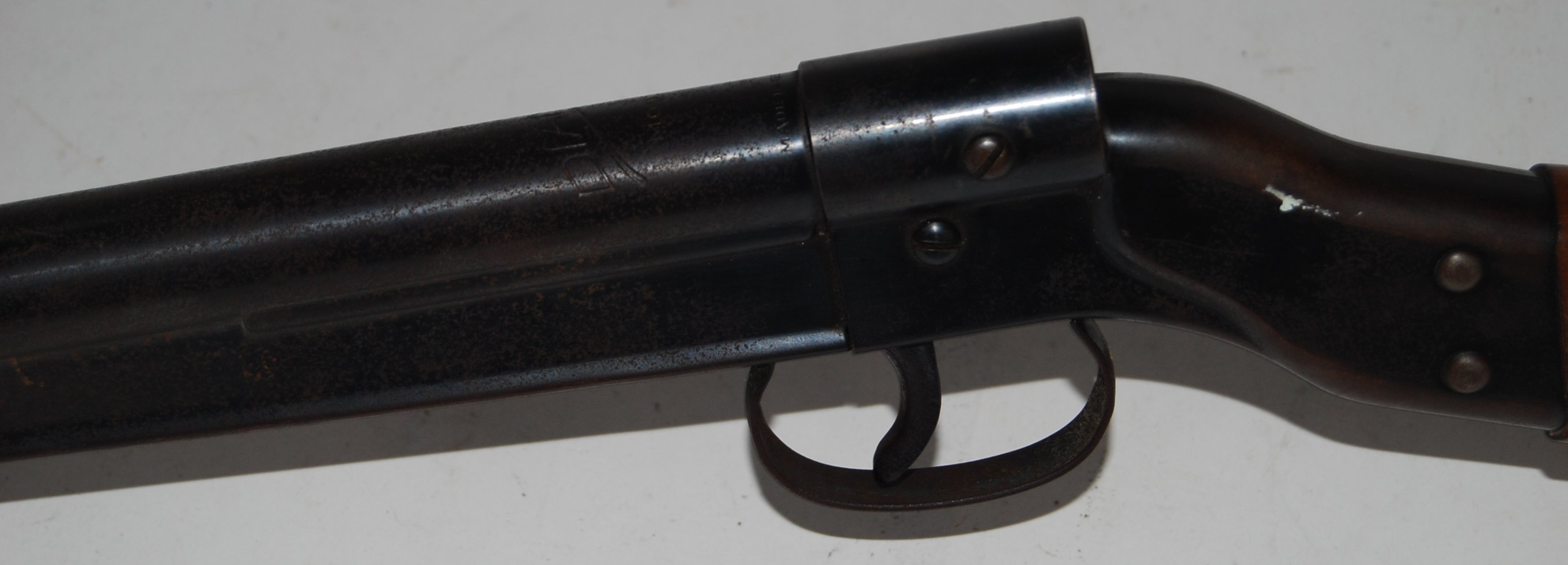 An original vintage Diana Model 15 .177 calibre air rifle. Wooden stock ...