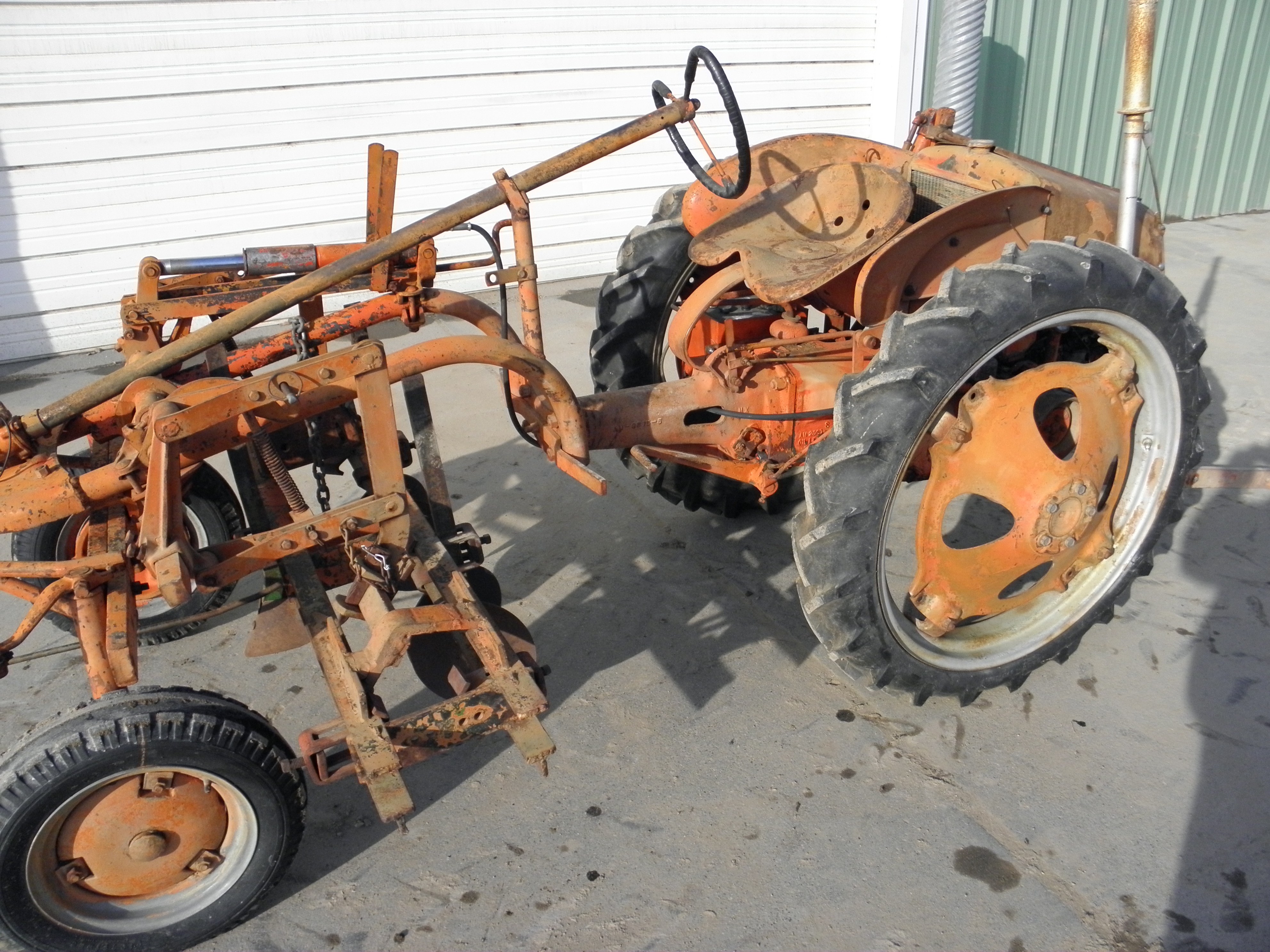 Allis Chalmers G 3spd continental engine, rear hydraulic lift