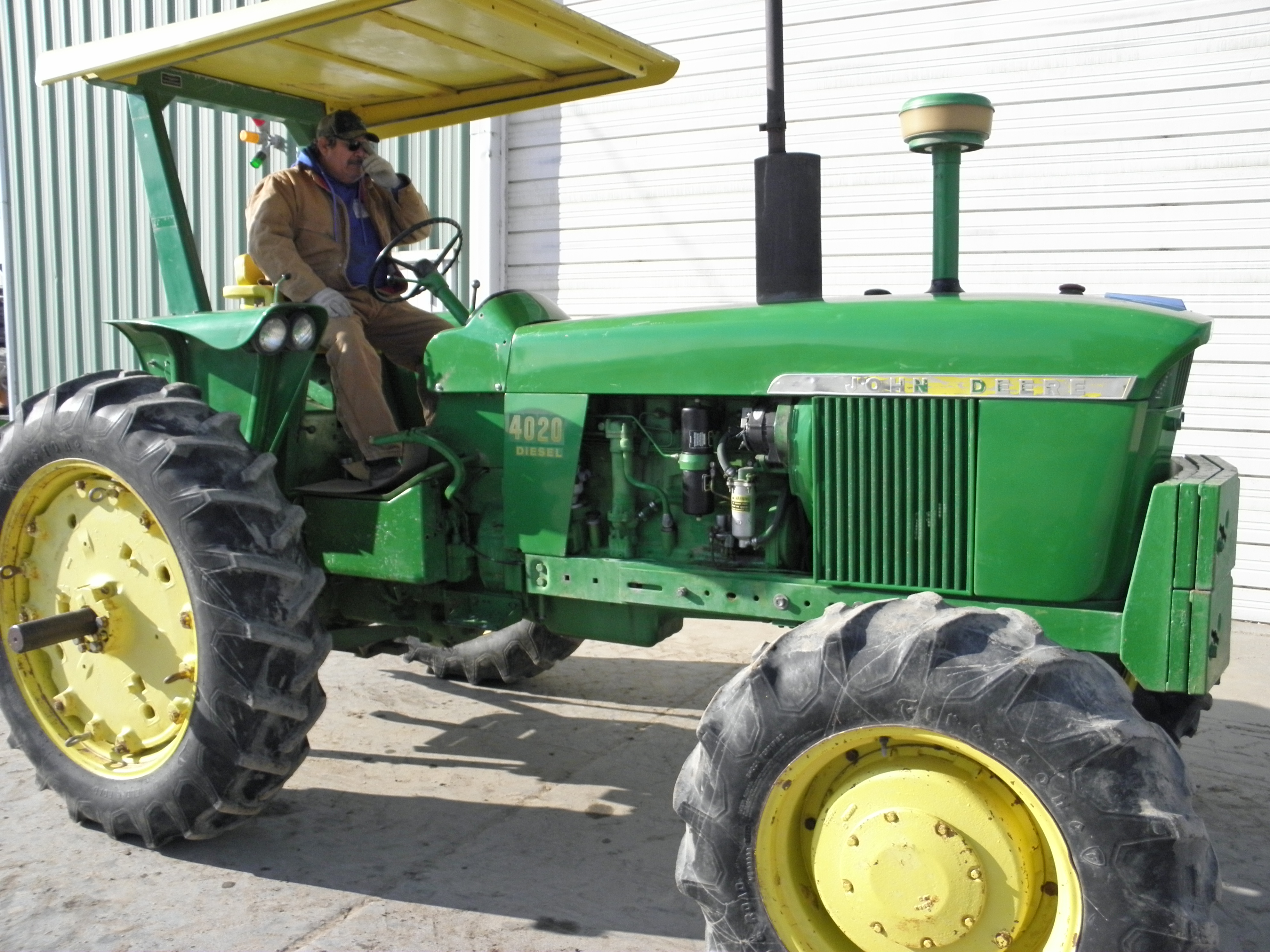 JD 4020 hyd FWA syncro trans, 2 hyd remotes, roll guard canopy, side ...
