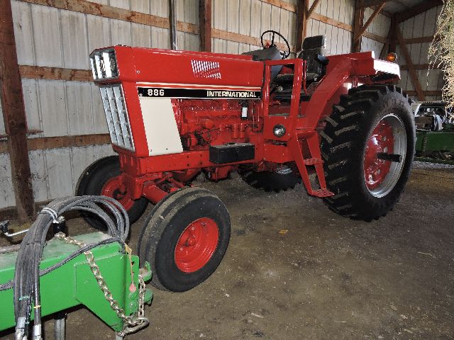 International 886 tractor, Open Station, 3pt, pto, s/n 73378, Hours ...