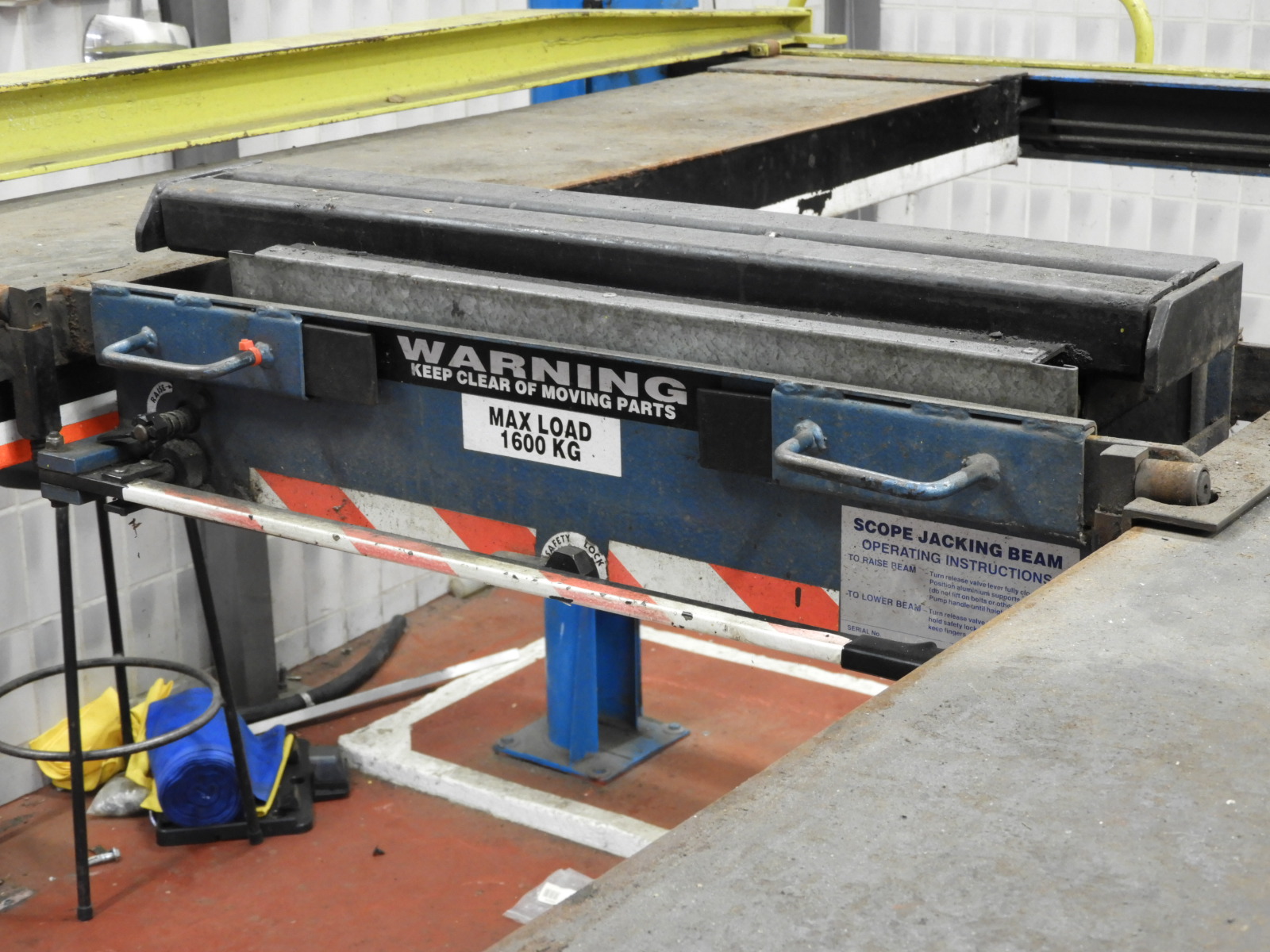 *Bradbury Four Post Lift with Wheel Free & Jacking Beam