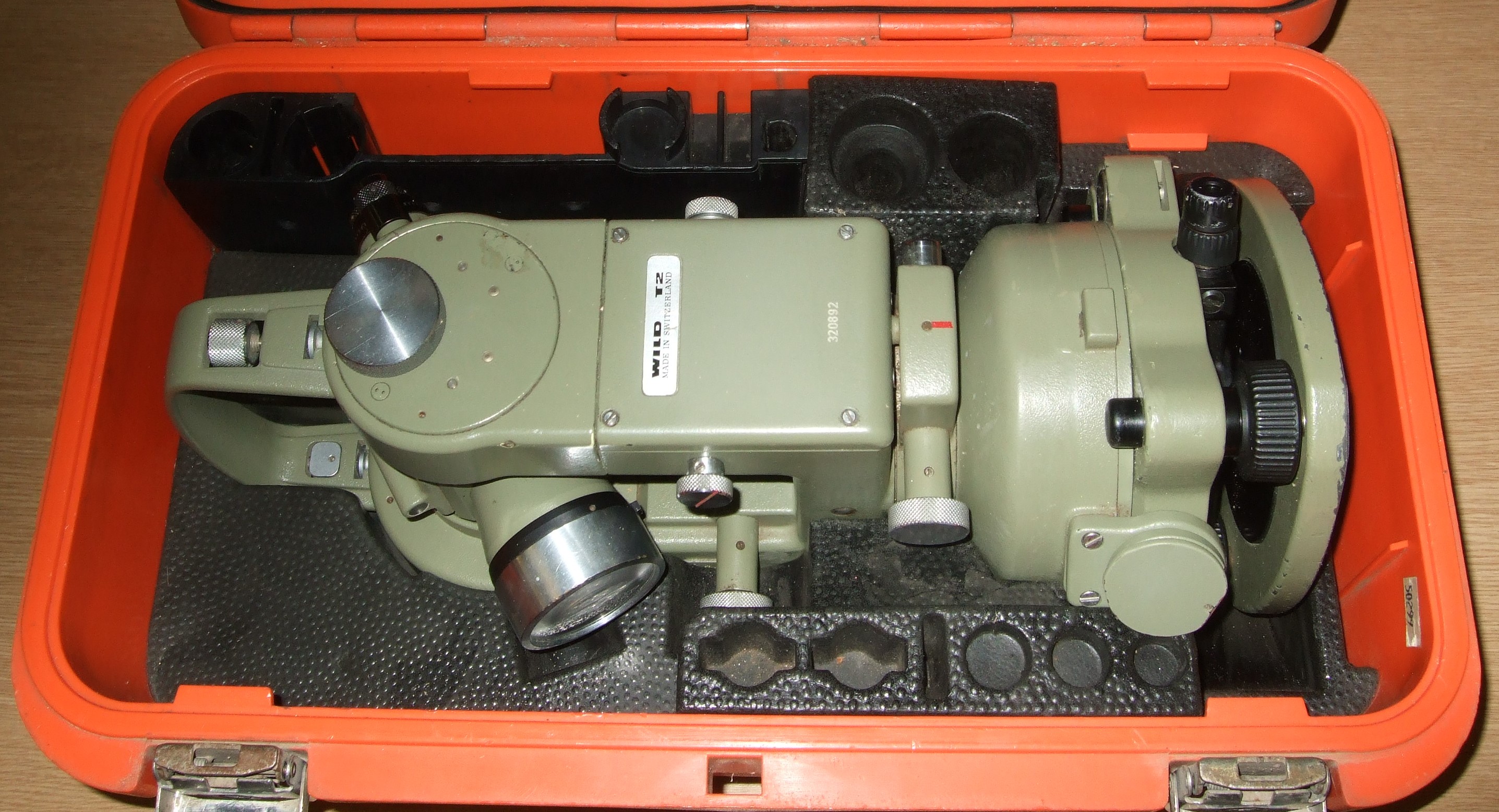 Leica/Wild T2 Theodolite in hard body case