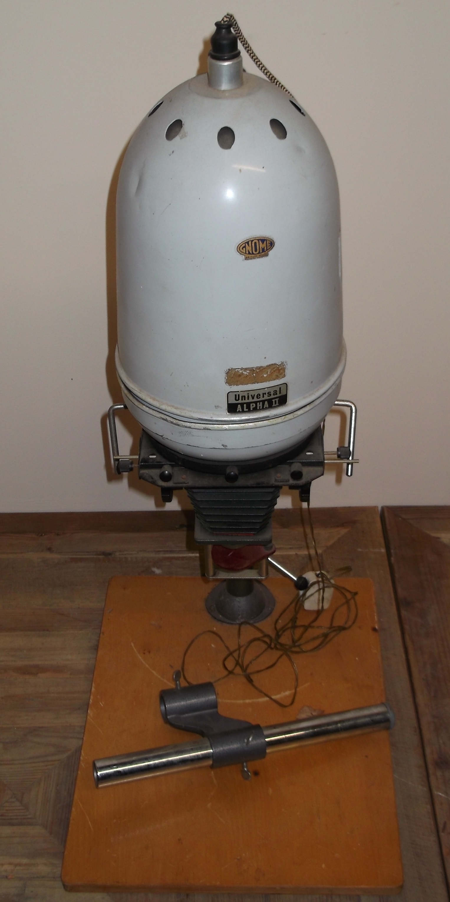 Gnome Universal Alpha II black and white enlarger with adjustable ...