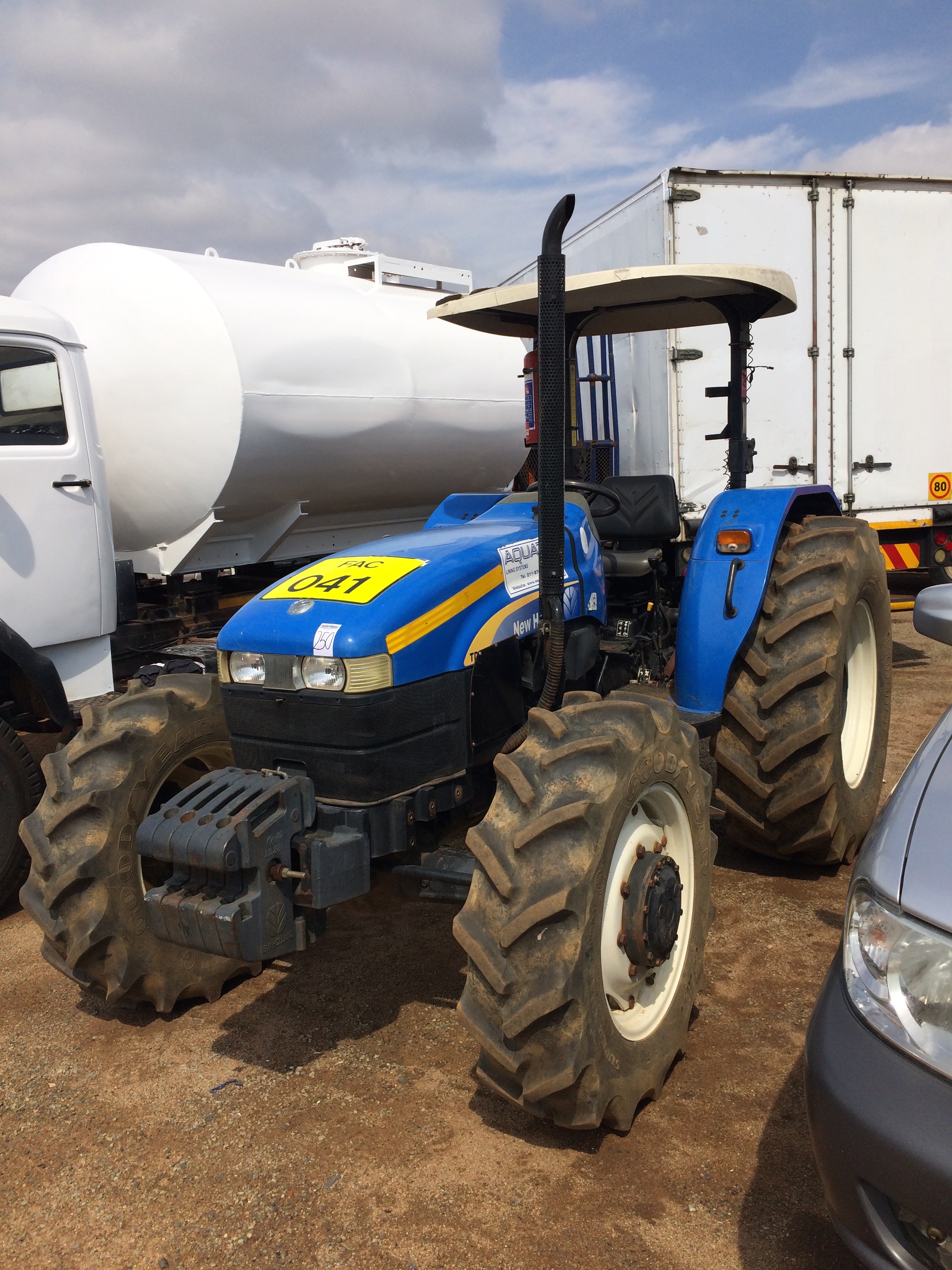 2008 NEW HOLLAND TD80 4X4 TRACTOR - SERIAL NO: NHTD80A4HFB051257