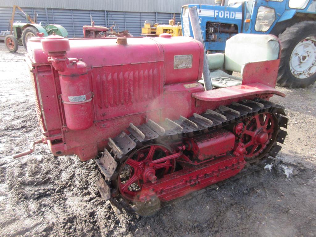 INTERNATIONAL T20 4cylinder CRAWLER TRACTOR Further details at time of ...