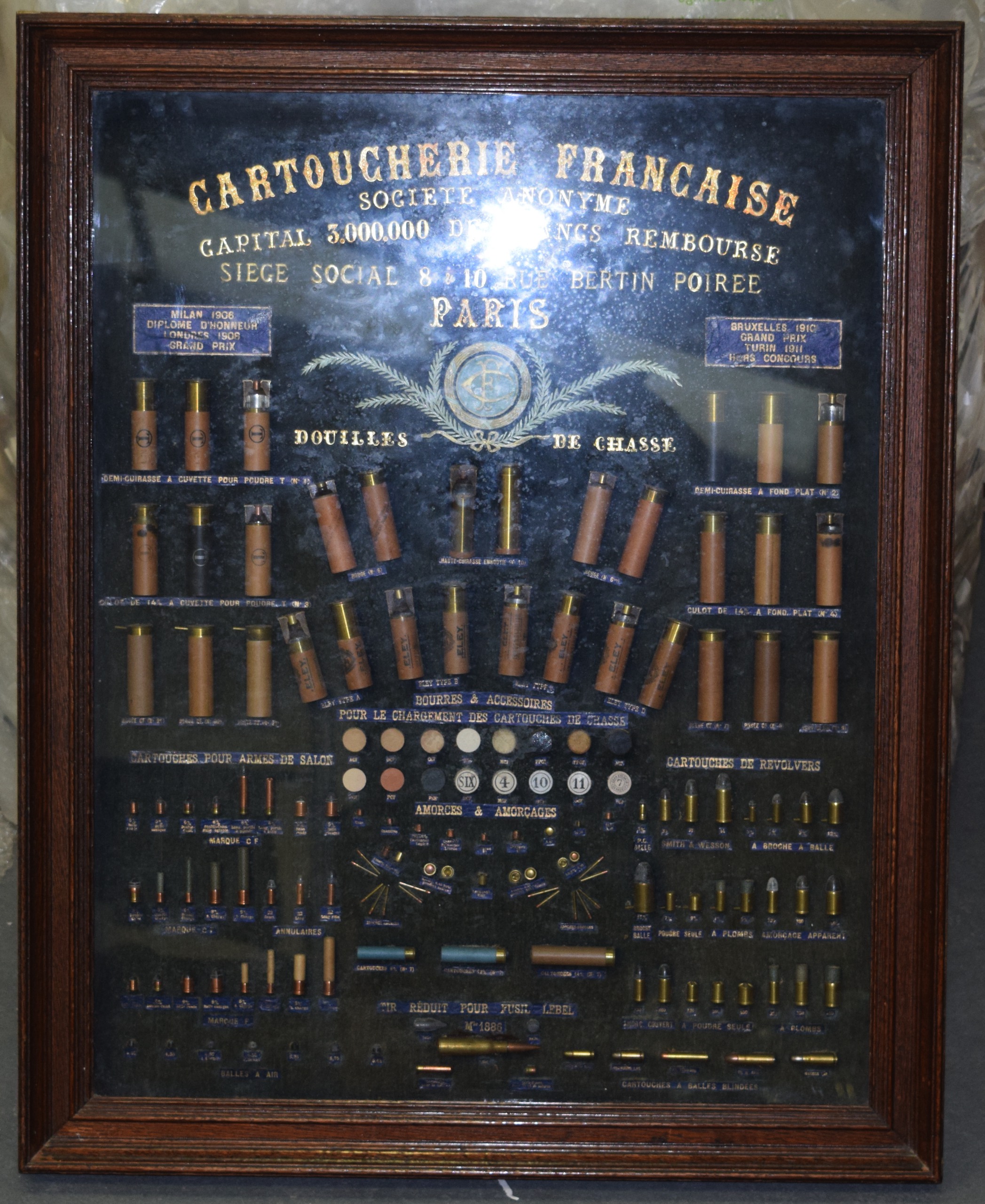 A LOVELY ANTIQUE FRENCH CARTRIDGE DISPLAY CASE 'Cartoucherie Francaise ...