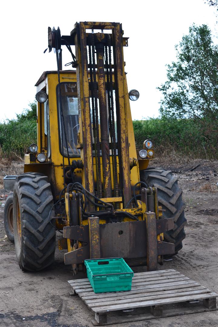 1976 BONSER FORKLIFT TRUCK with 4cylinder diesel engine Reg No: ONO ...