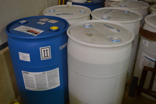 LOT - AST. ECOLAB CHEMICALS - (1) DRUM VORTEXX ACID LIQUID SANITIZER ...