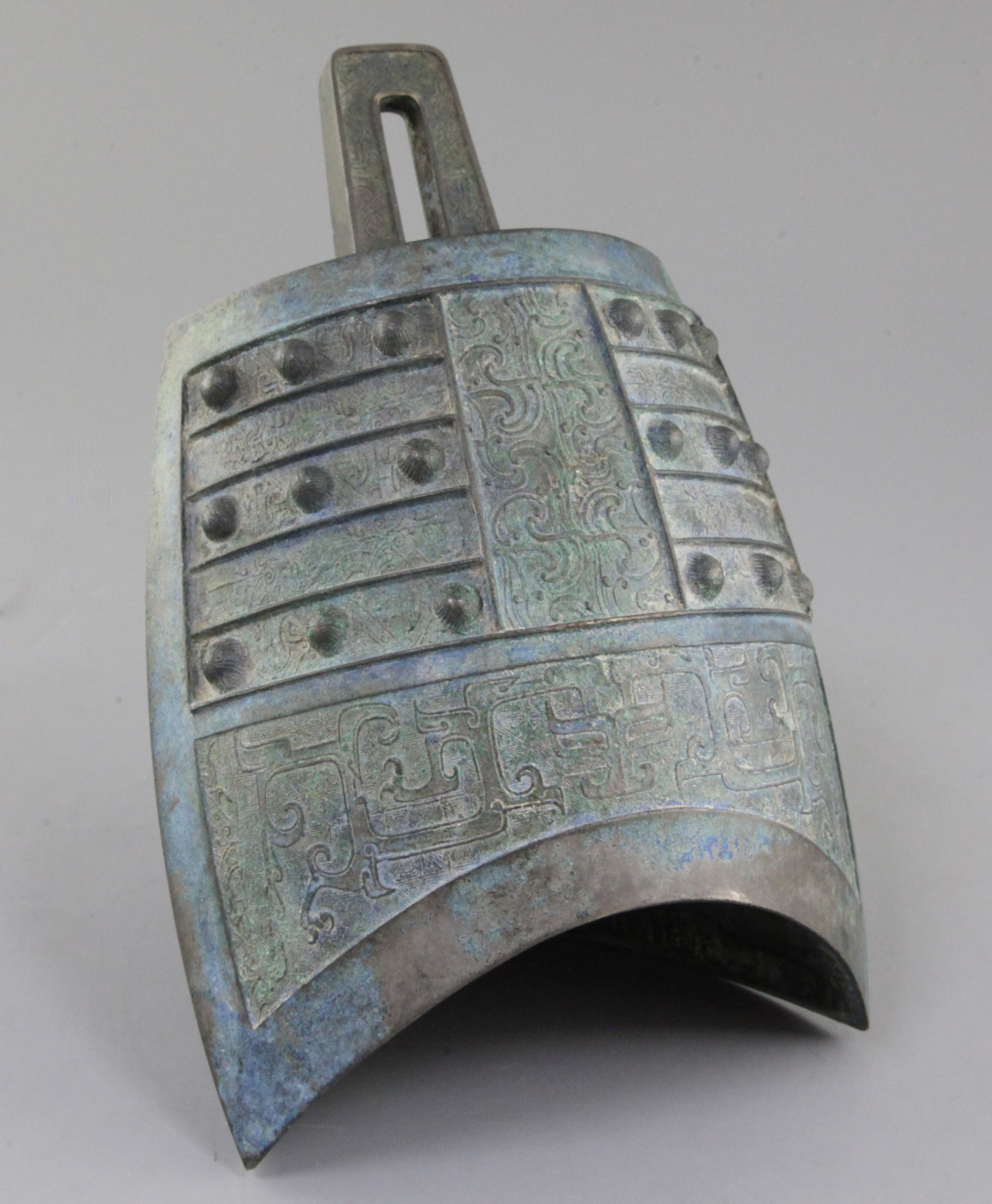 A Chinese archaic bronze bell, Niu Zhong, Eastern Zhou dynasty/Spring ...