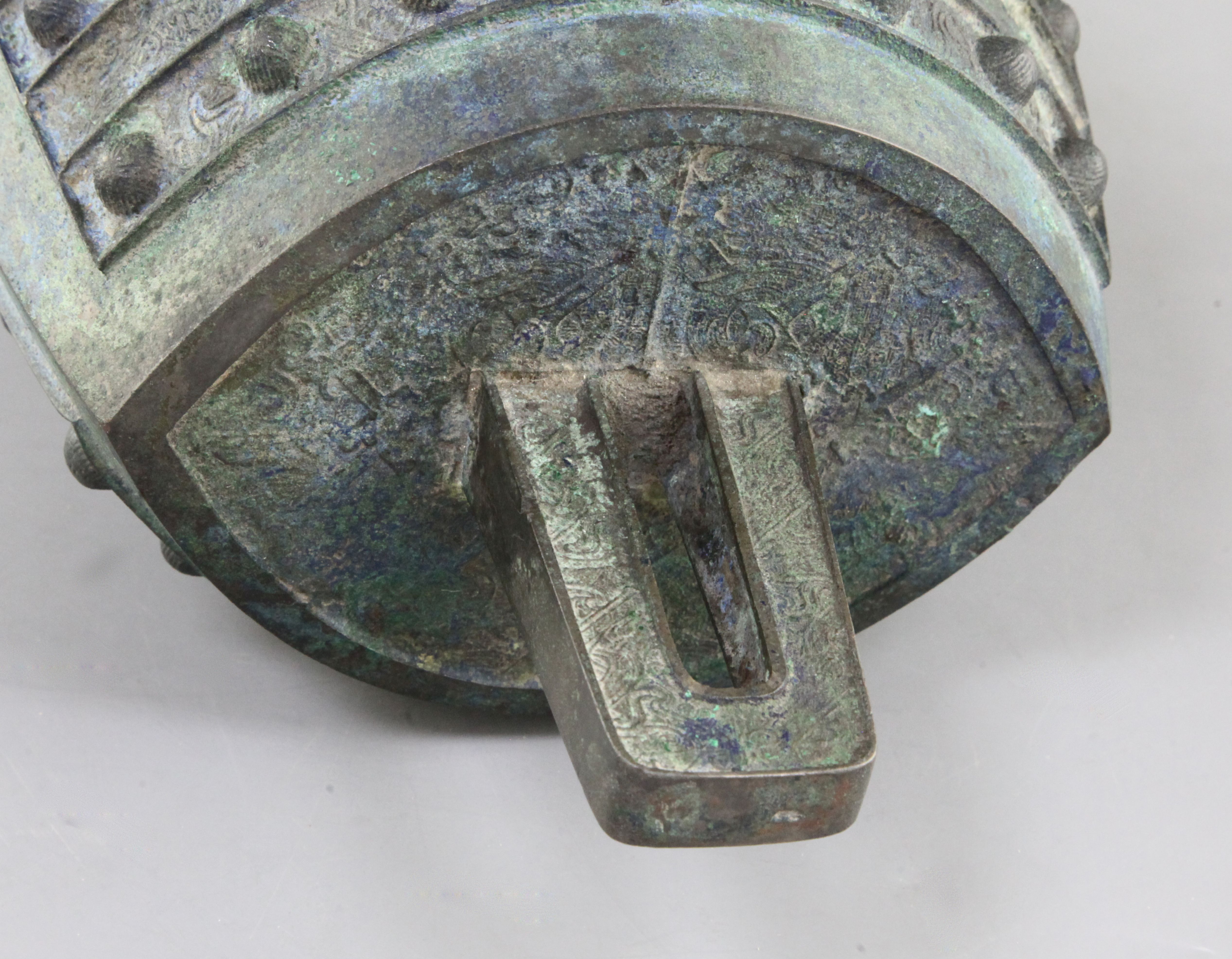 A Chinese archaic bronze bell, Niu Zhong, Eastern Zhou dynasty/Spring ...