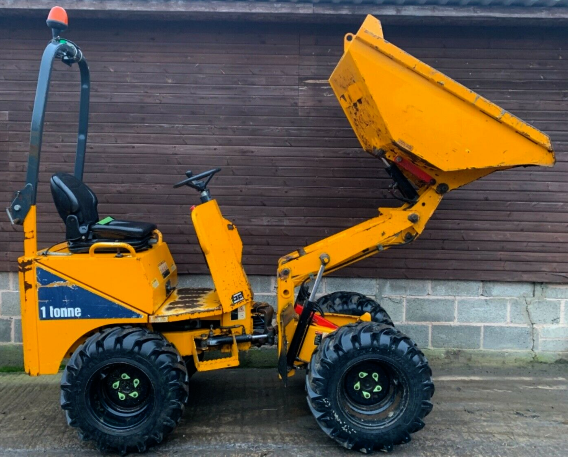 2014 Thwaites 1 Ton high tip dumper In excellent condition Year: 2014 ...
