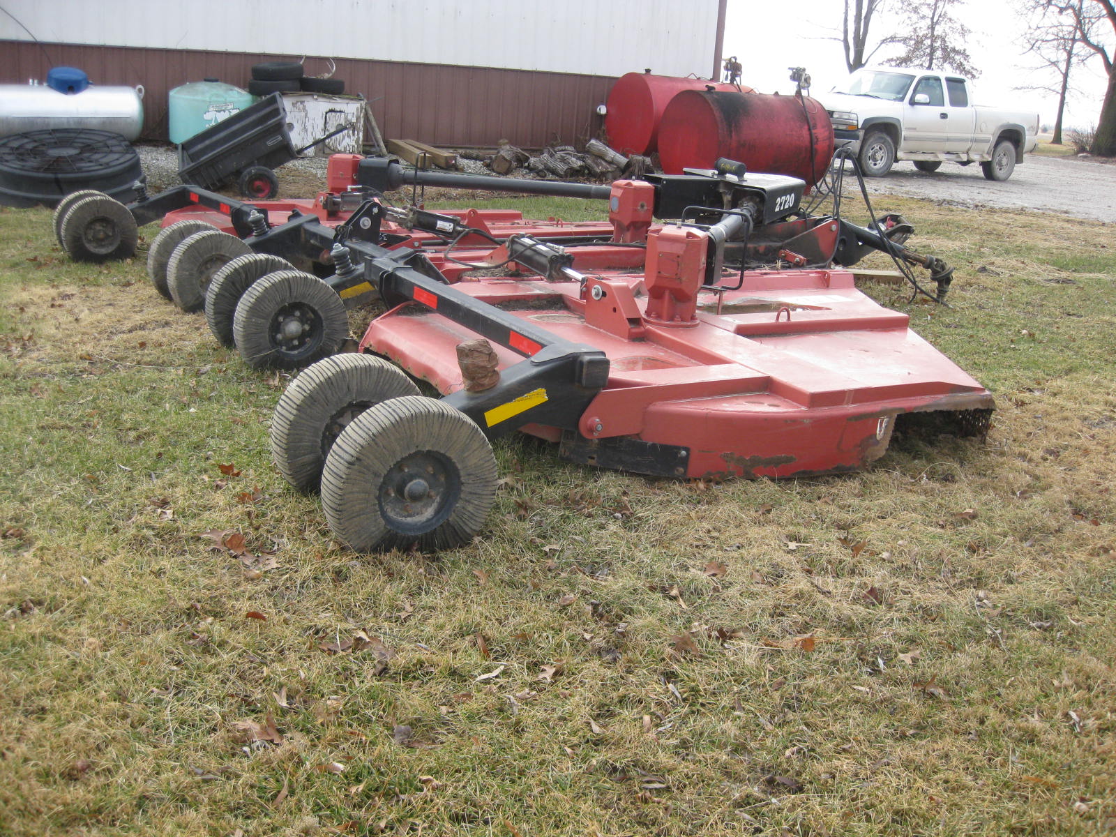 Bush Hog 2720 brush cutter front chains 1000 PTO SN. BH71287