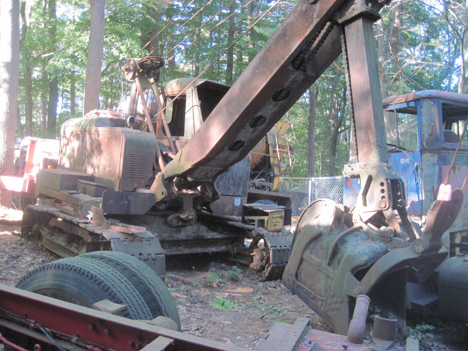 Unit Crane & Shovel Corp. crawler crane, 1950's vintage, Detroit 3 ...