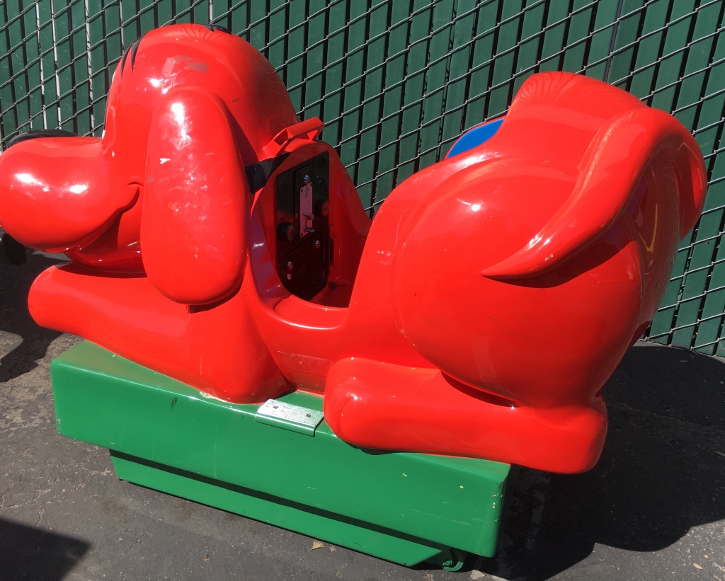 KIDDIE RIDE CLIFFORD the DOG LOONEY TUNES THEME. Item is in used ...