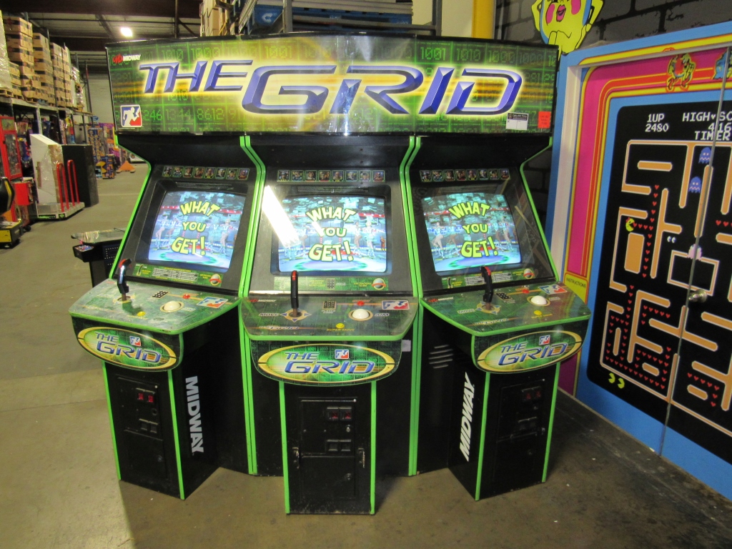 THE GRID 3 PLAYER MIDWAY CLASSIC ARCADE GAME L@@K!. Item is in used ...