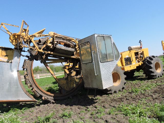 Buckeye 7200 Magnum wheel Tile machine, sn 05-7200-92.