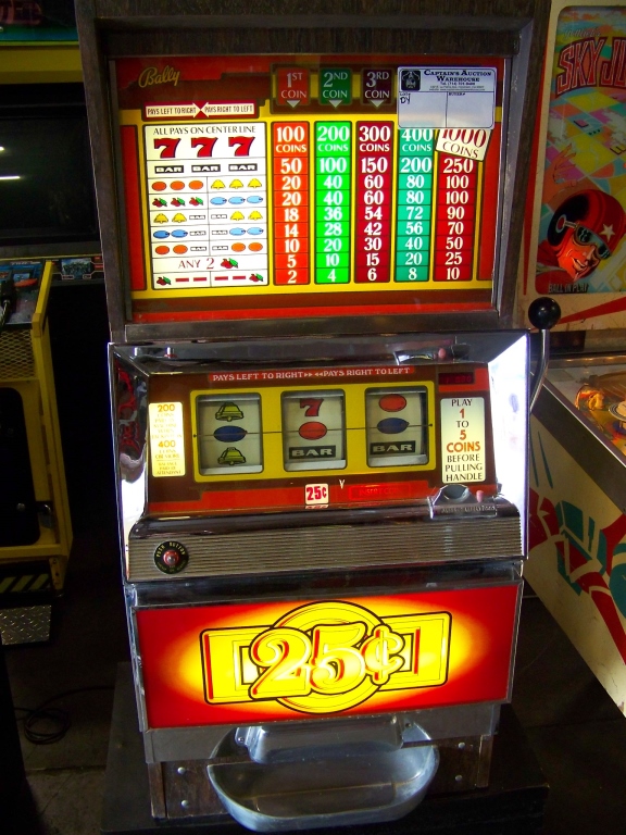 BALLY ANTIQUE 25 CENT SLOT MACHINE W/STAND Item is in used condition ...