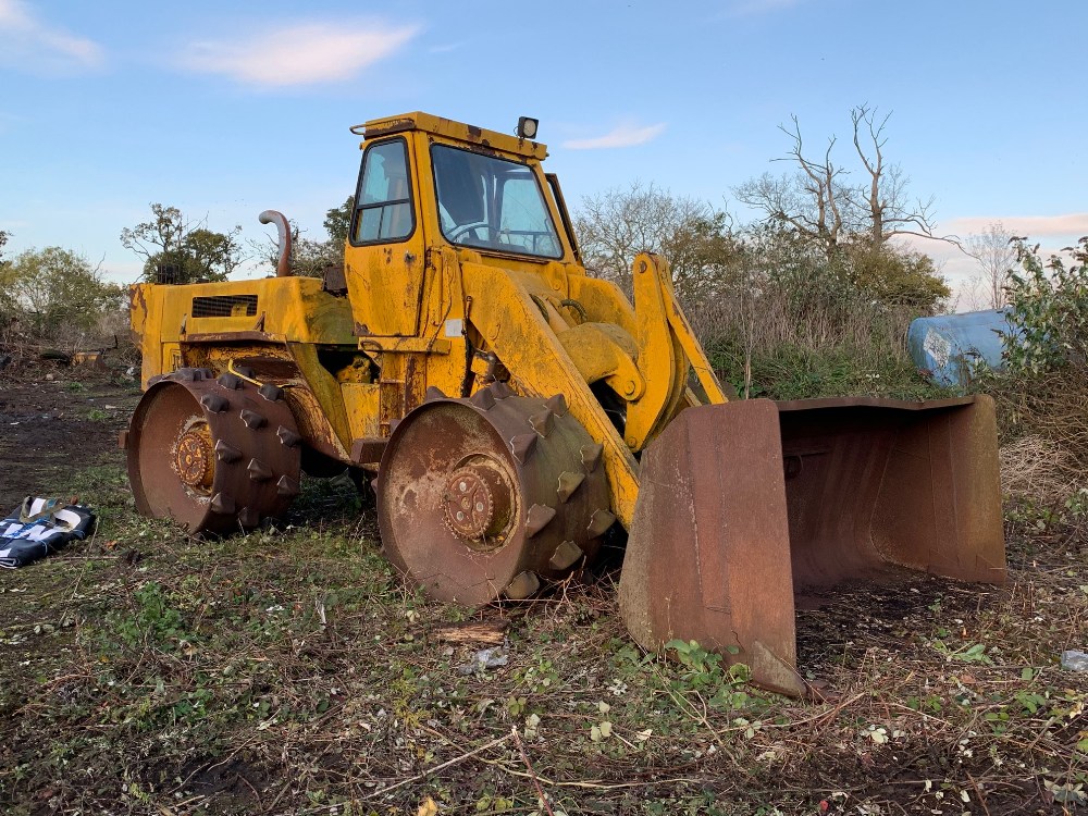 JCB 428 compactor - steel wheels with spikes - currently non-runner ...